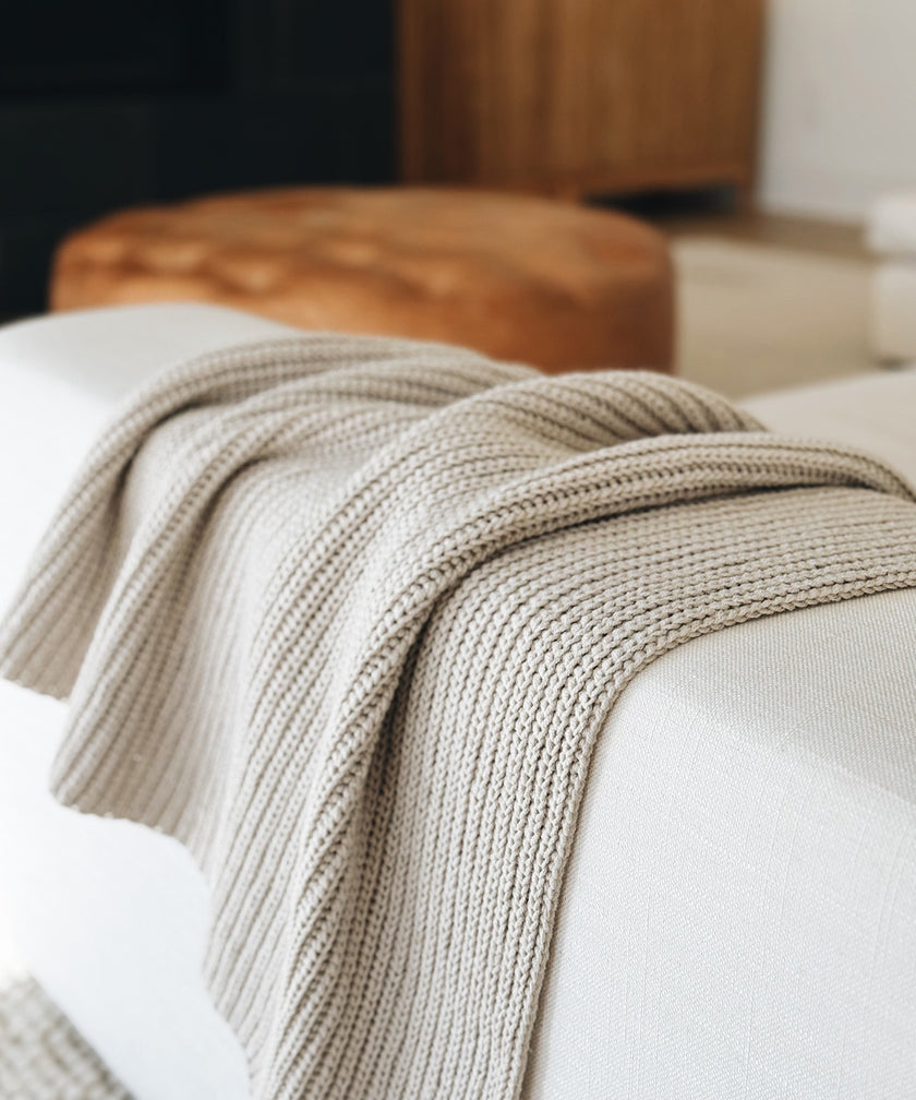 Kalme Throw – DeBrosse