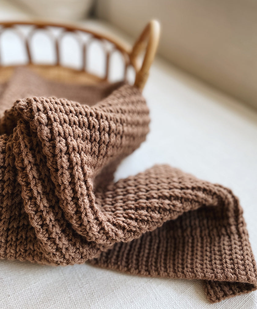 Chanday Throw – DeBrosse