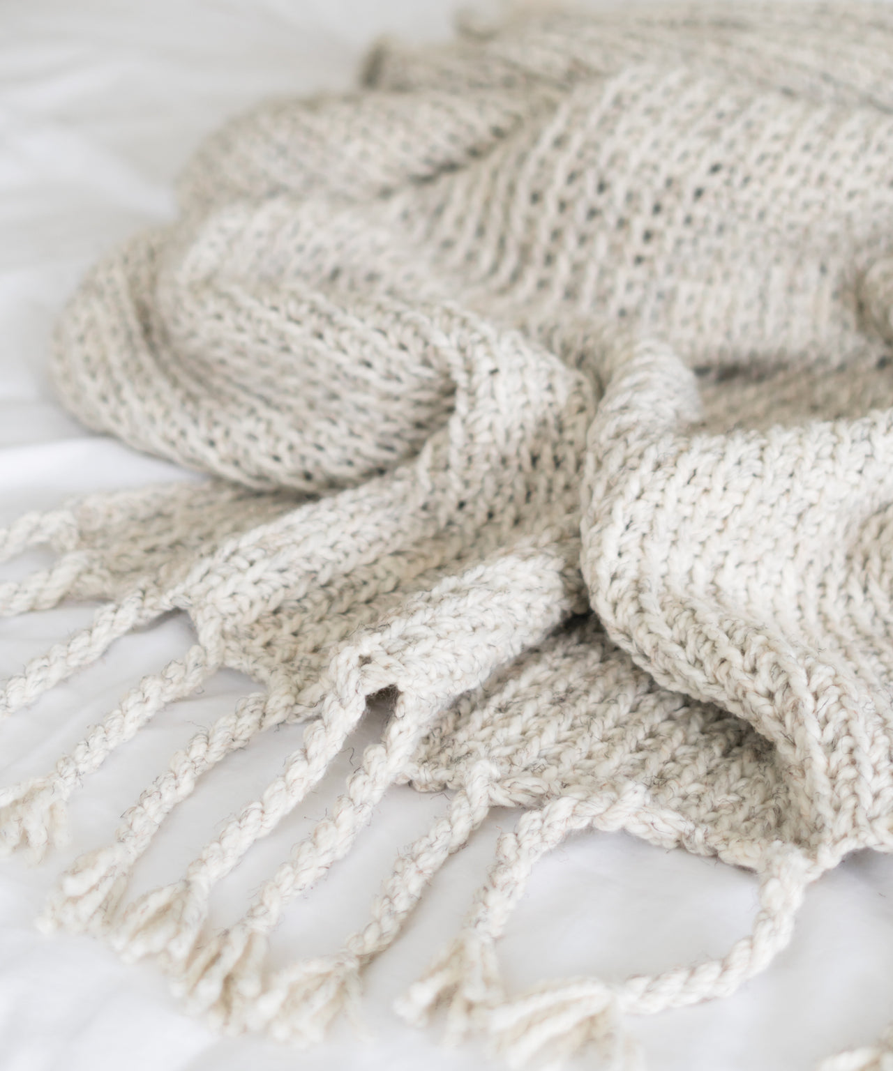 Bainet Throw – DeBrosse