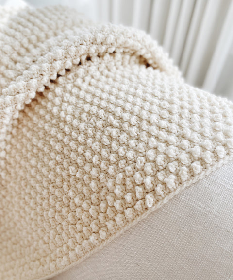 Chèn Throw – DeBrosse