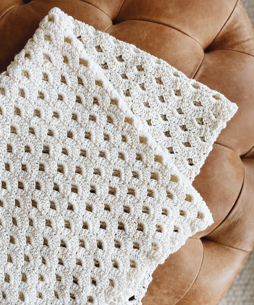 Pliye Throw – DeBrosse